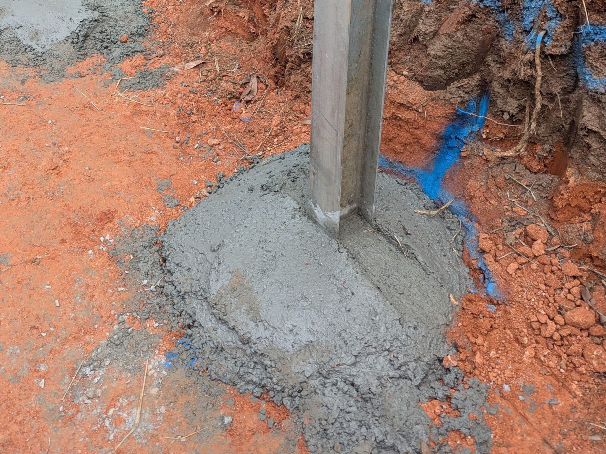How to build a composite sleeper retaining wall part2 - Narangba Timbers